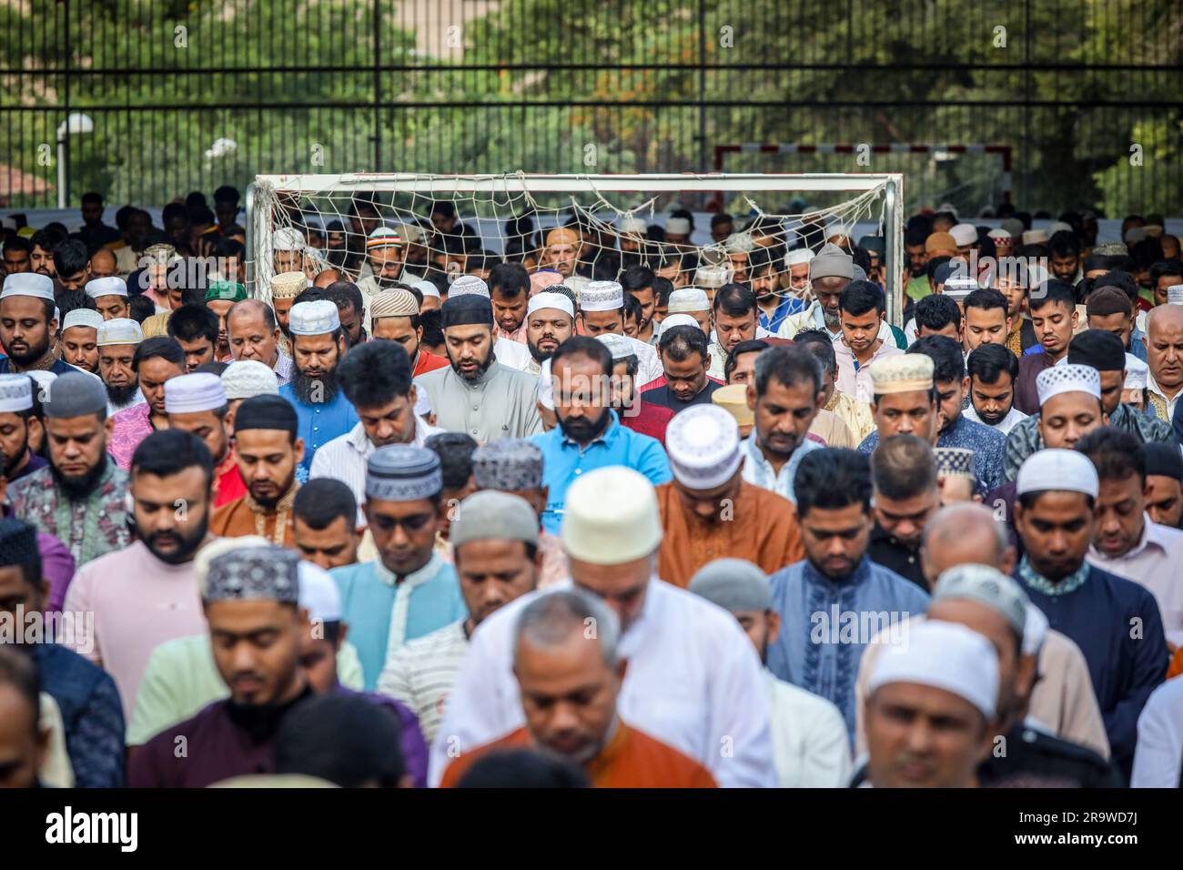 Madrid, Spanien. 28. Juni 2023. Muslime sahen Gebete während des Eid al ...