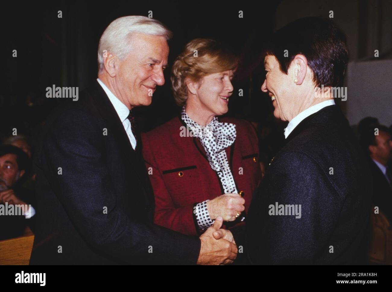 Bundespräsident Richard von Weizsäcker und Ehefrau Marianne begrüssen ...