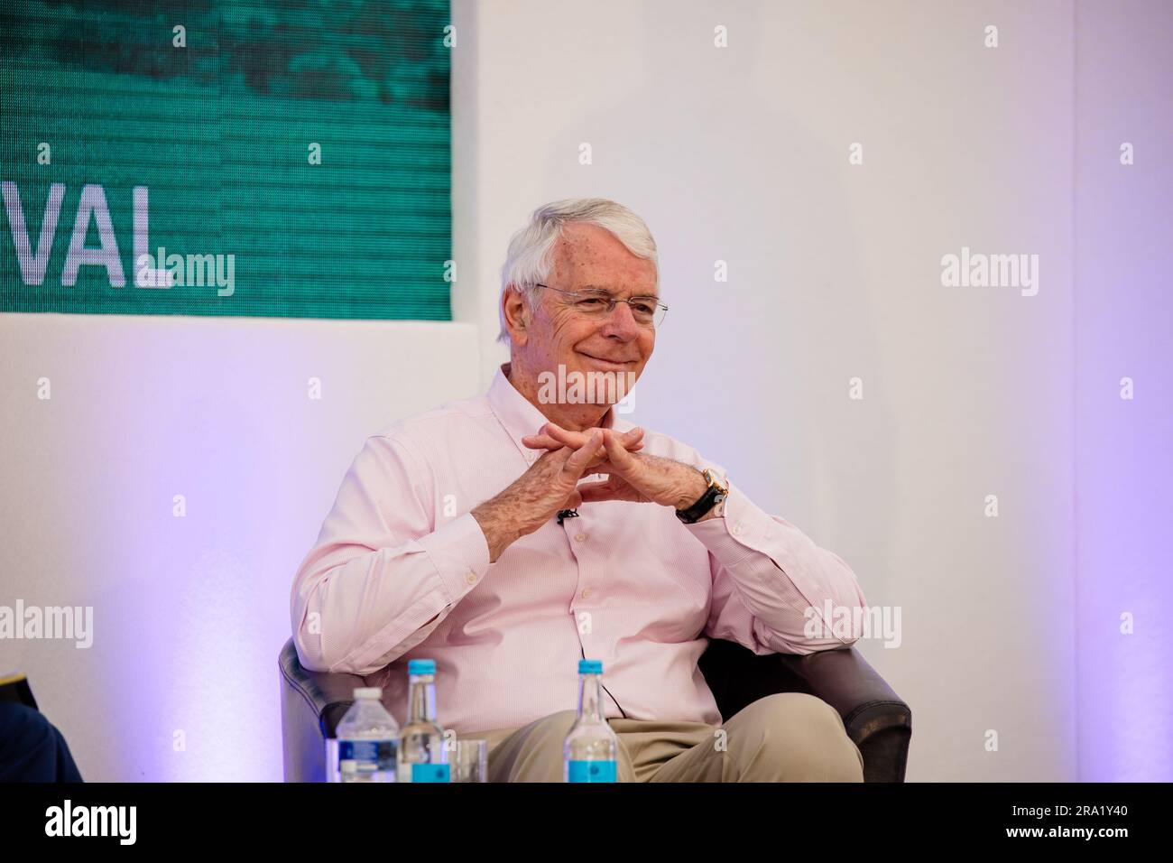 Tim bouverie -Fotos und -Bildmaterial in hoher Auflösung – Alamy