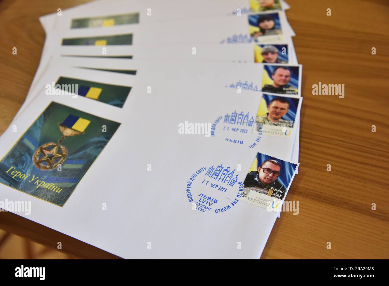 22. Juni 2023, Lemberg, Ukraine: Briefmarken mit dem Bild ukrainischer ...