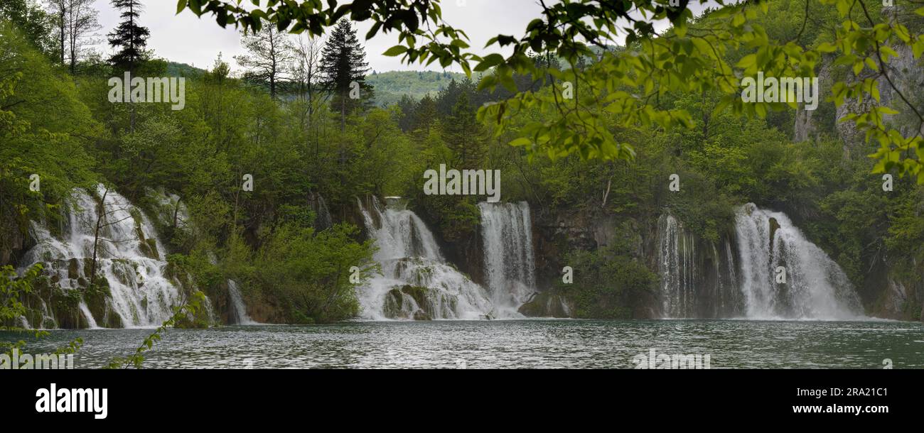 Die Wasserfälle Milanovac und Milka Trnina Slapovi, der Nationalpark ...