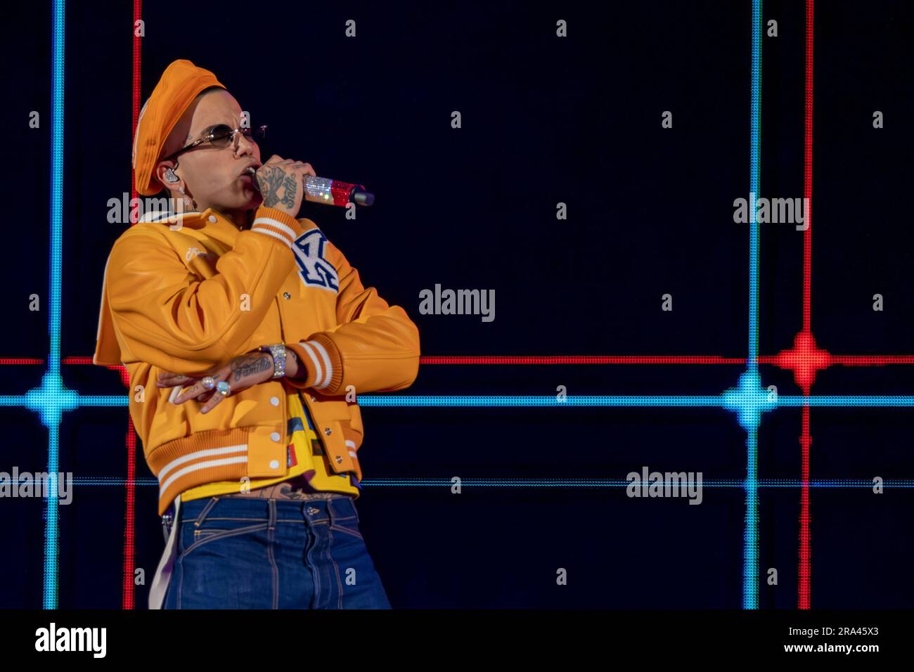 Die italienische Trapperin Gionata Boschetti, wie sie sie mit dem Pseudonym Sfera Ebbasta kennen ...