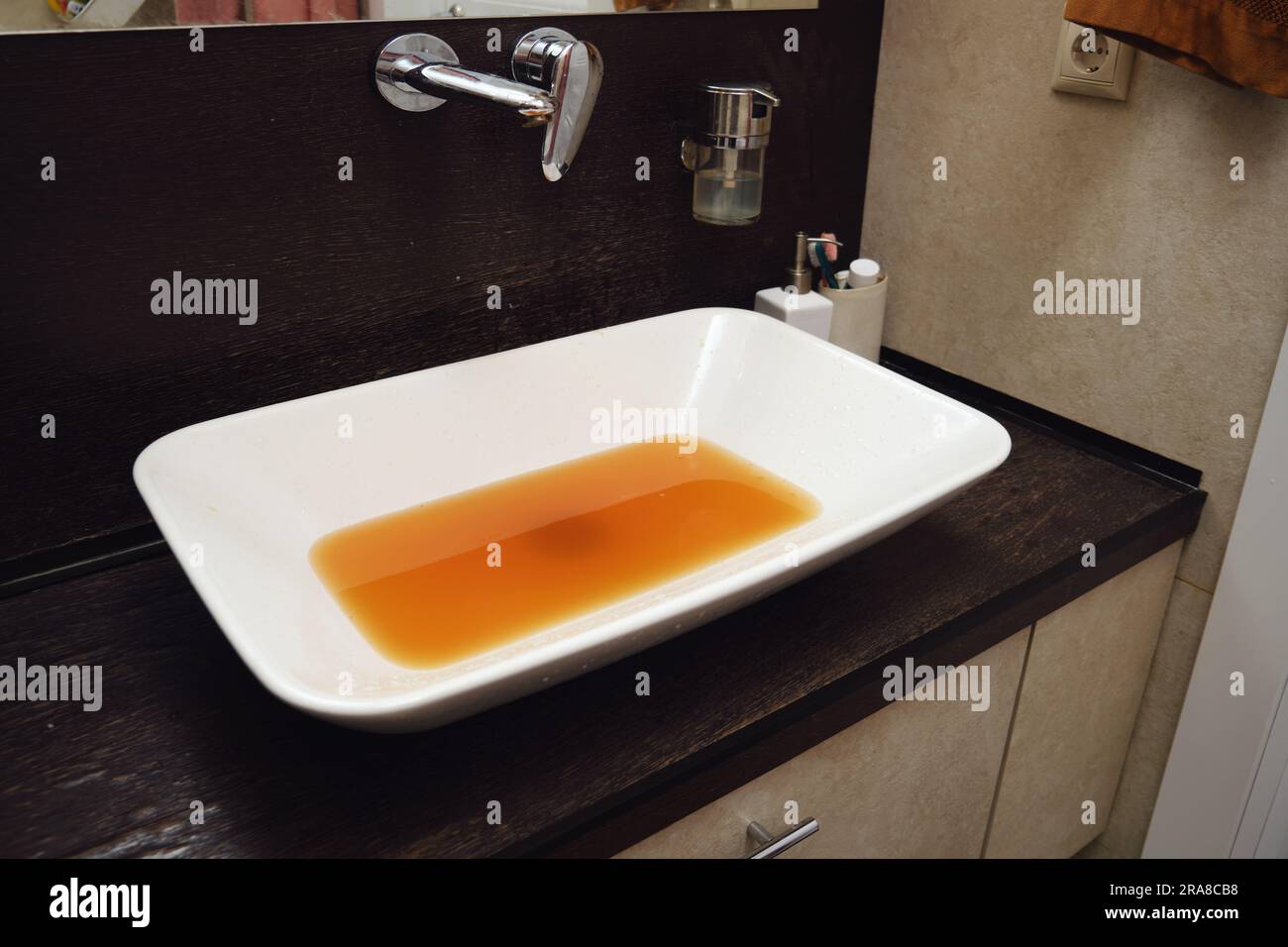 Wasserhahn ausfluss -Fotos und -Bildmaterial in hoher Auflösung – Alamy