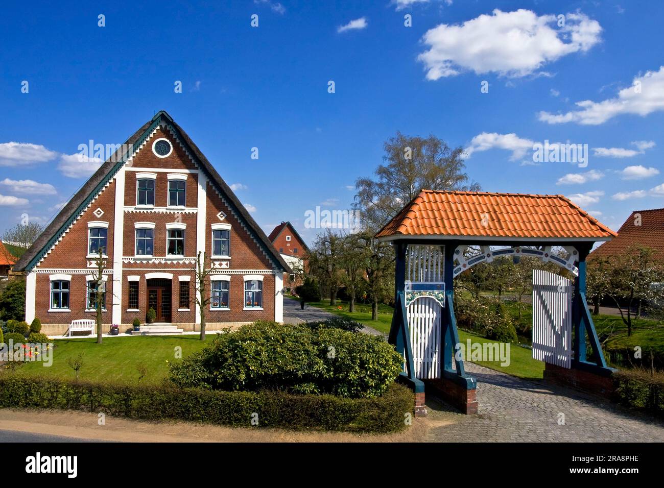 Bauernhaus tor -Fotos und -Bildmaterial in hoher Auflösung – Alamy