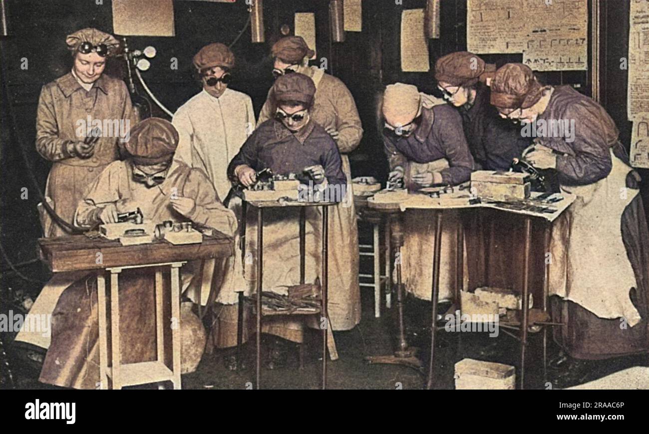 Frauenrollen in der kriegsindustrie -Fotos und -Bildmaterial in hoher ...