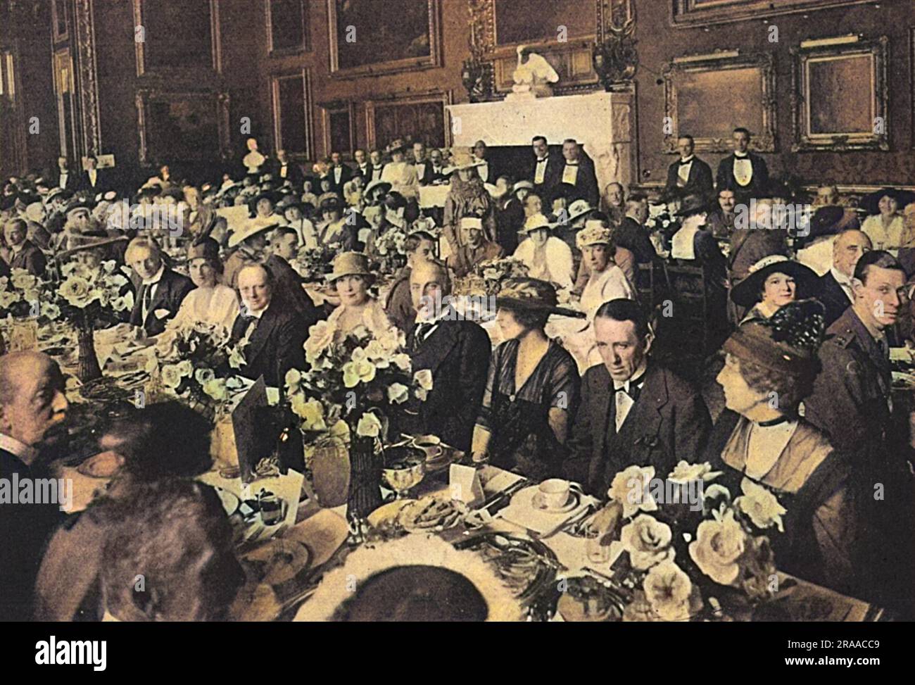 Queen has lent table -Fotos und -Bildmaterial in hoher Auflösung – Alamy