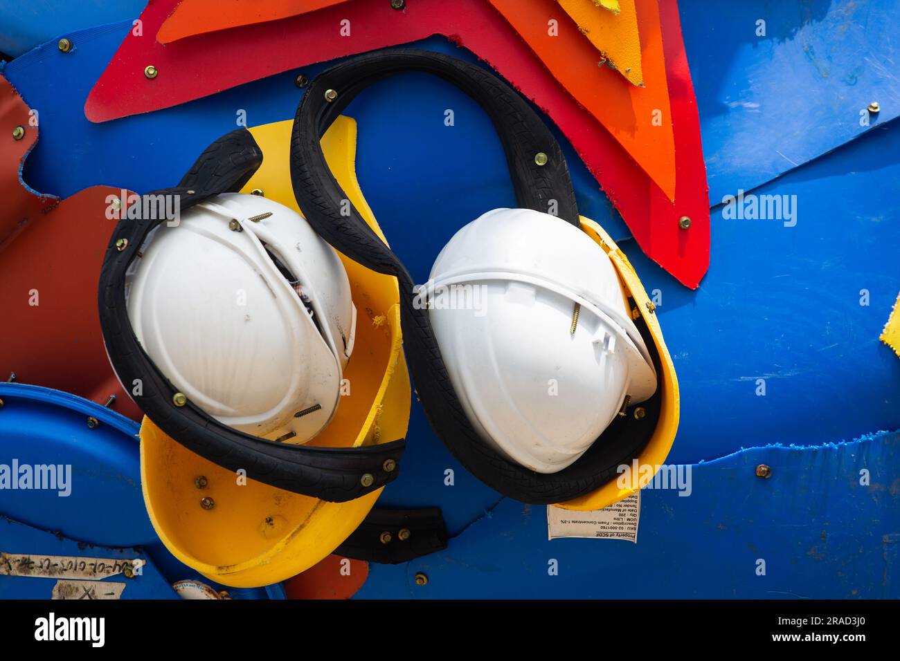 Kunstinstallationen aus recyceltem Kunststoff oder aus Abfall, der vom ...