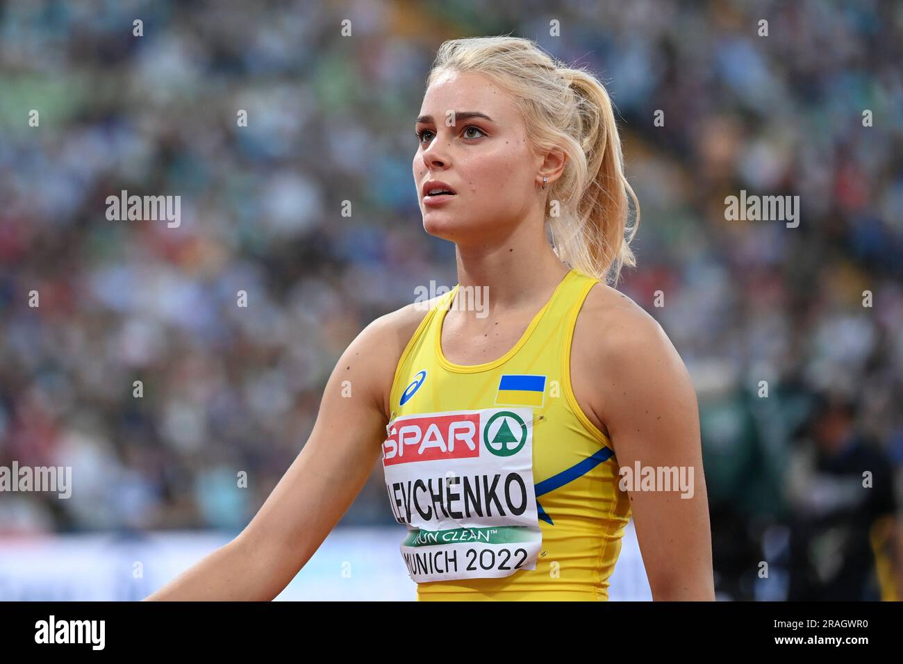 Yuliya levchenko high jump -Fotos und -Bildmaterial in hoher Auflösung ...