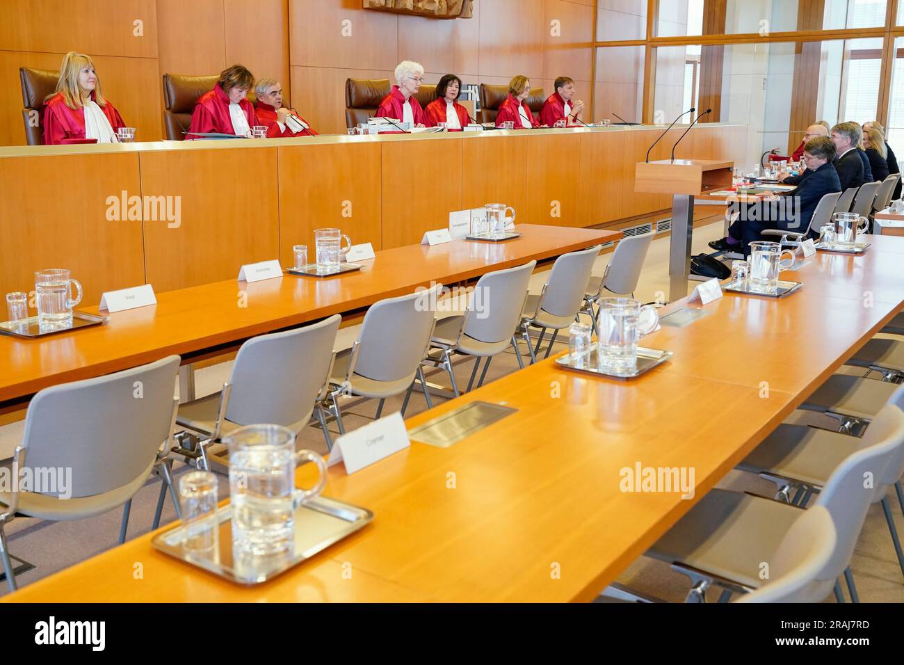 Karlsruhe, Deutschland. 04. Juli 2023. Der zweite Senat - Rhona Fetzer ...