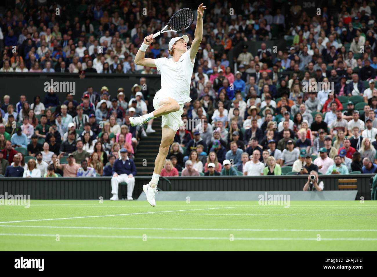 Jannik sinner rasentennis -Fotos und -Bildmaterial in hoher Auflösung – Alamy