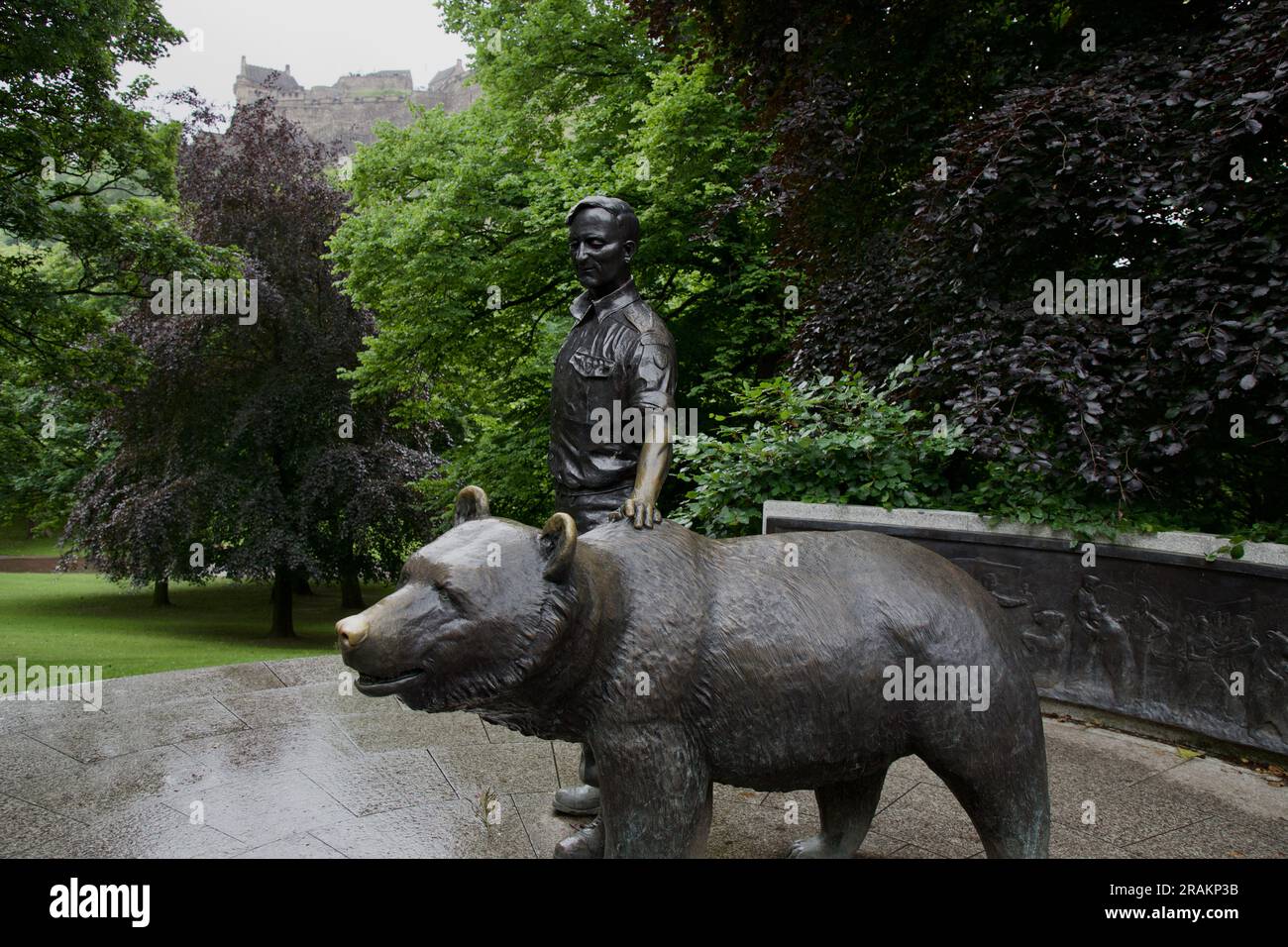 Wojtek bär edinburgh -Fotos und -Bildmaterial in hoher Auflösung – Alamy