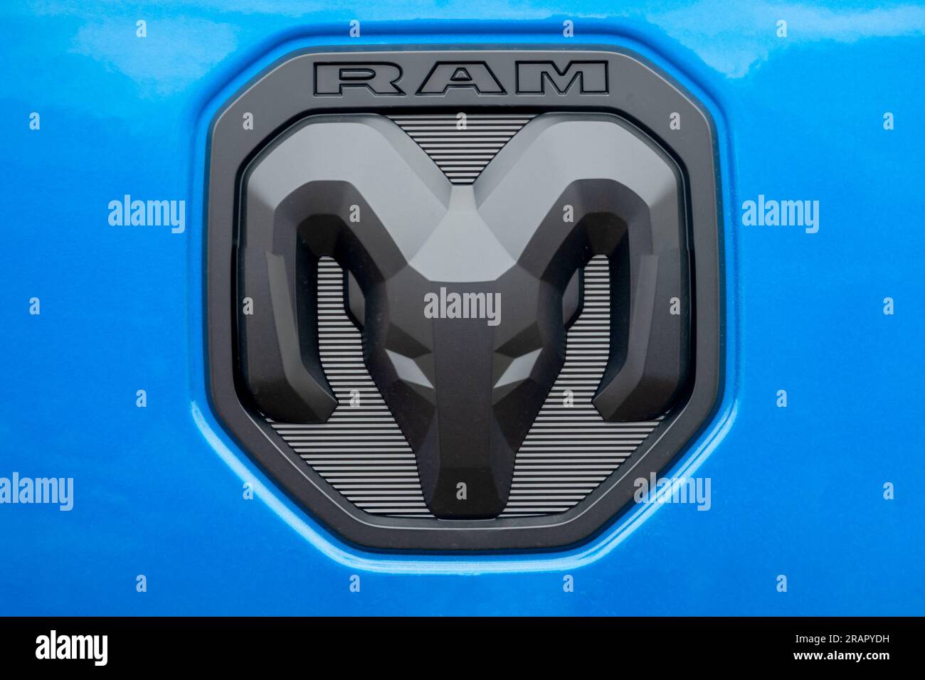 Dodge ram emblem -Fotos und -Bildmaterial in hoher Auflösung – Alamy