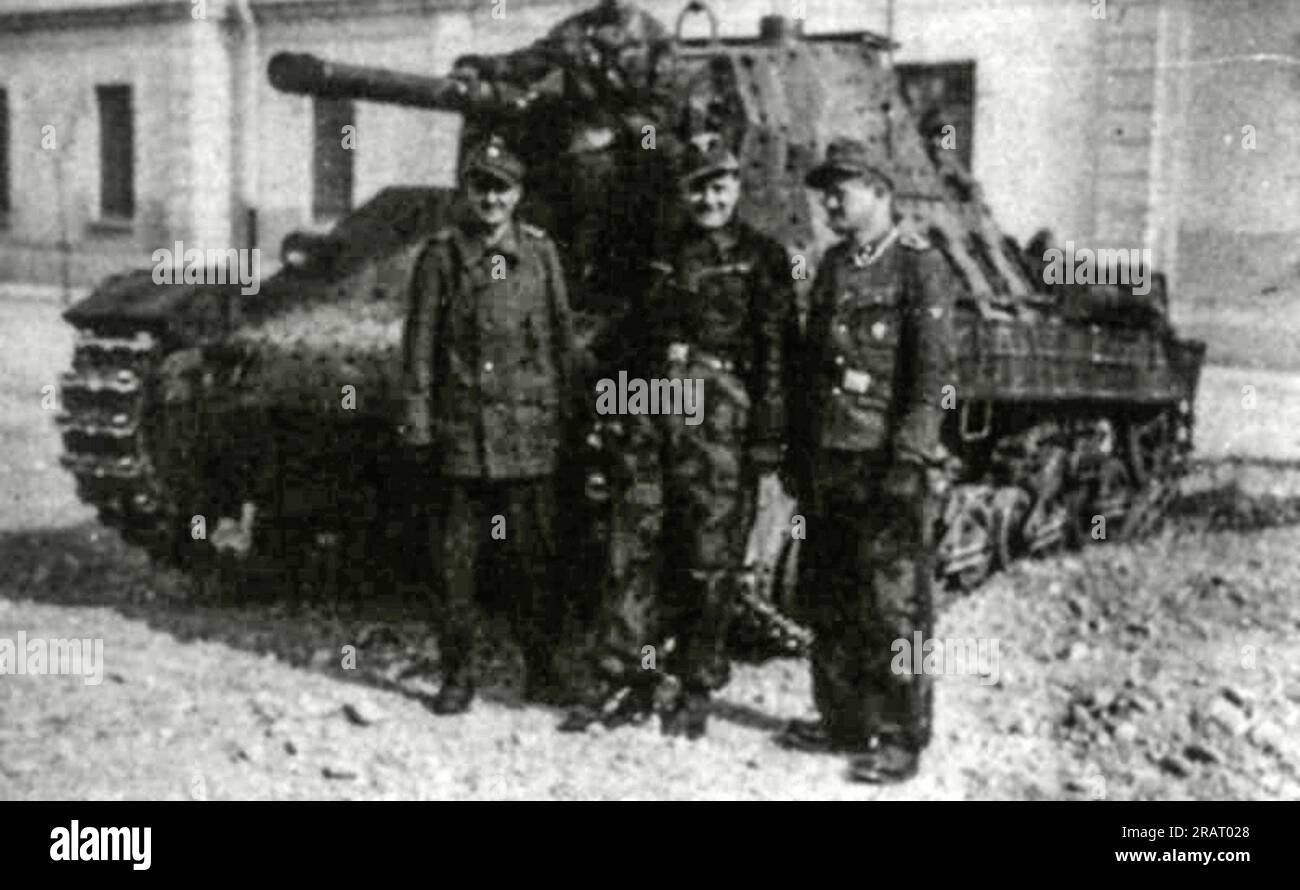 Zweiter Weltkrieg - ITALIEN. Tanks, P40, Panzerkampfwagen P40 737(i ...
