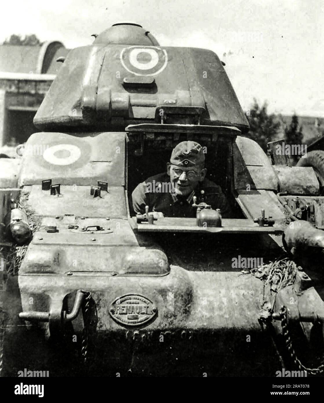 Schwere Waffen im Zweiten Weltkrieg FRANKREICH. Tanks, Renault R35 ...