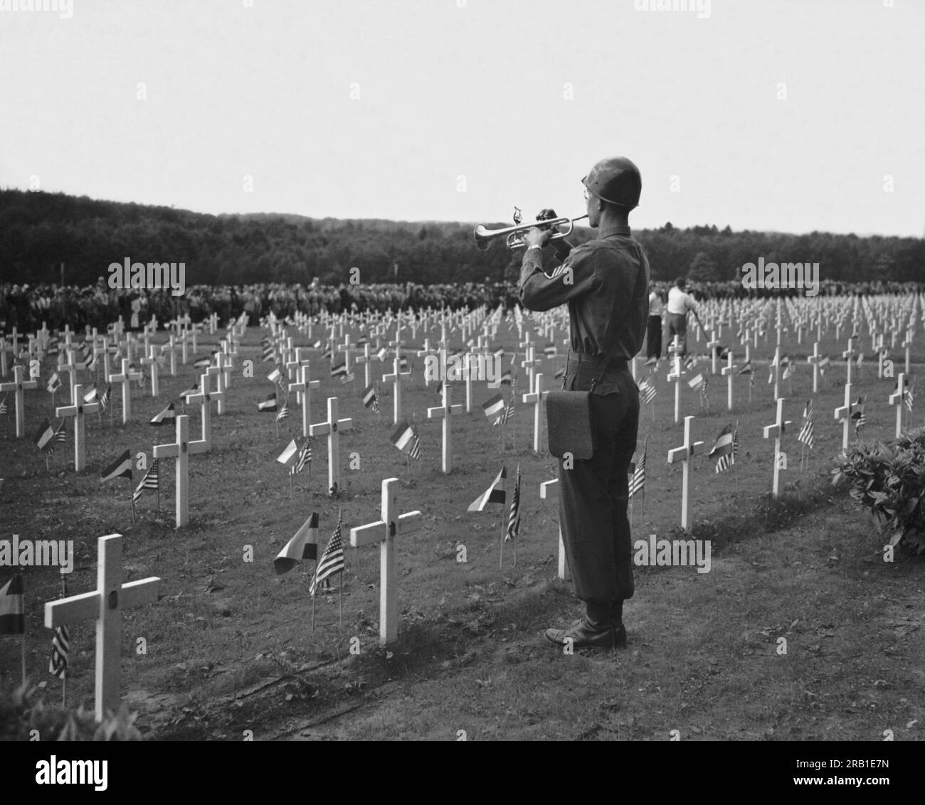 Weltkrieg und friedhof des zweiten weltkrieges Schwarzweiß-Stockfotos ...
