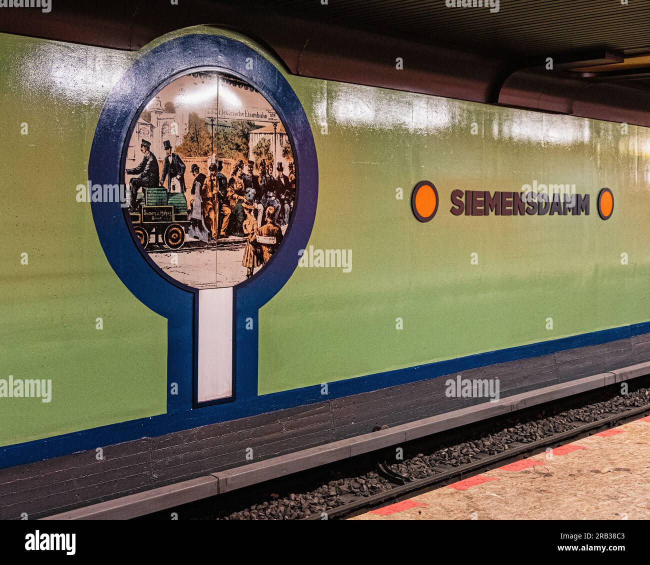 U bahn station siemensdamm -Fotos und -Bildmaterial in hoher Auflösung – Alamy