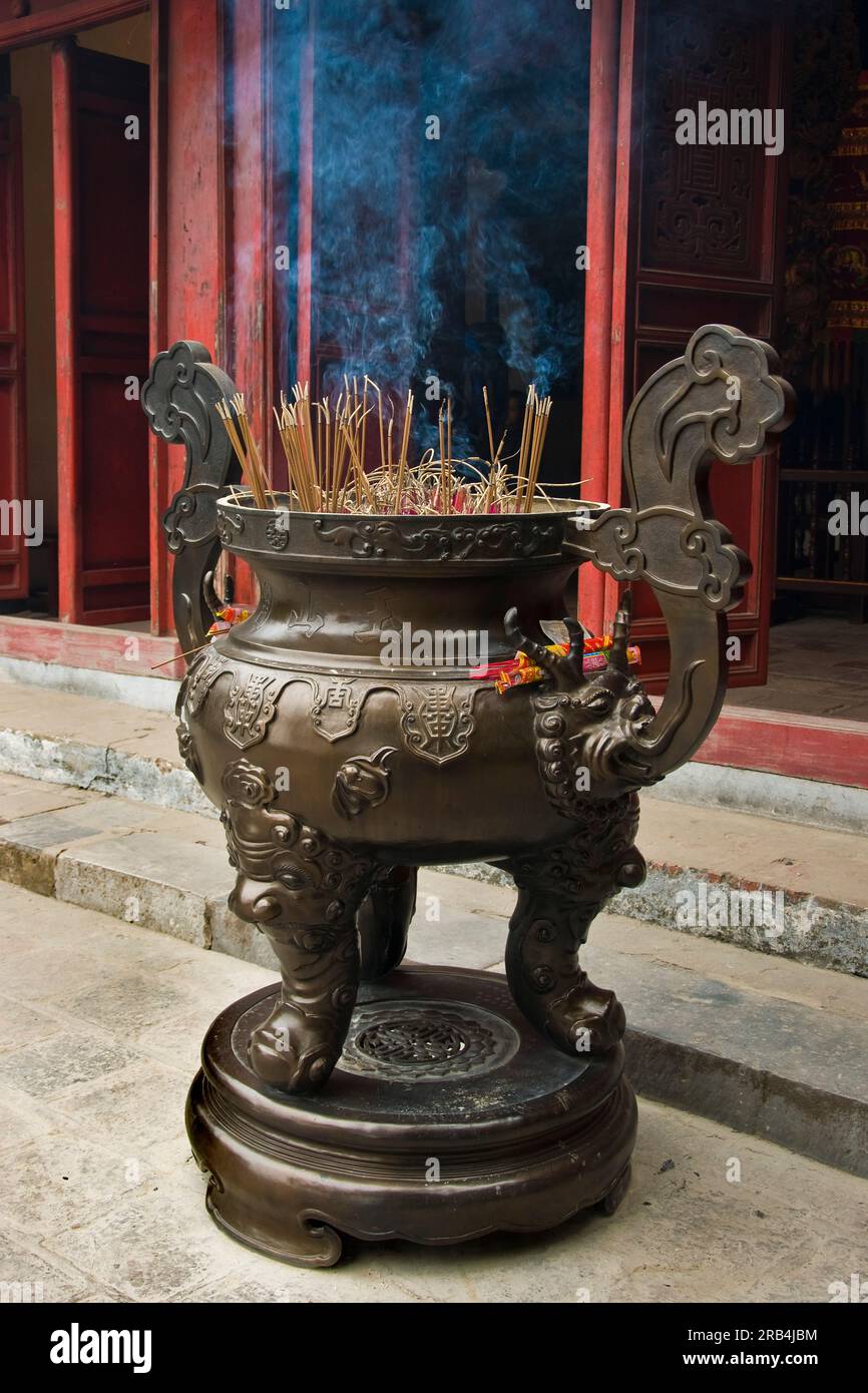 Ngoc sohn buddhistischer tempel -Fotos und -Bildmaterial in hoher ...