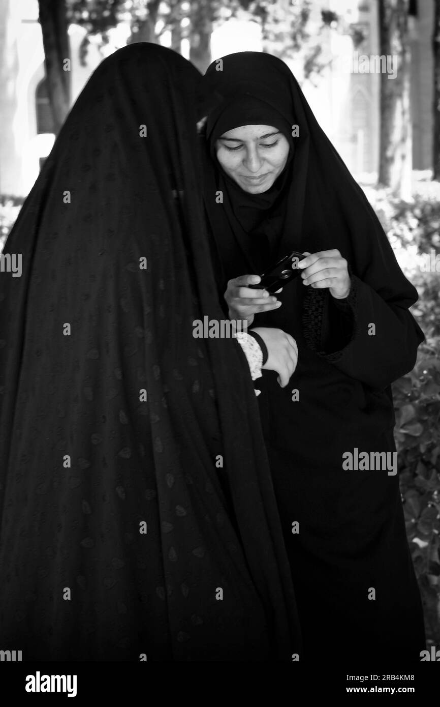 Iranische frauen Schwarzweiß-Stockfotos und -bilder - Alamy