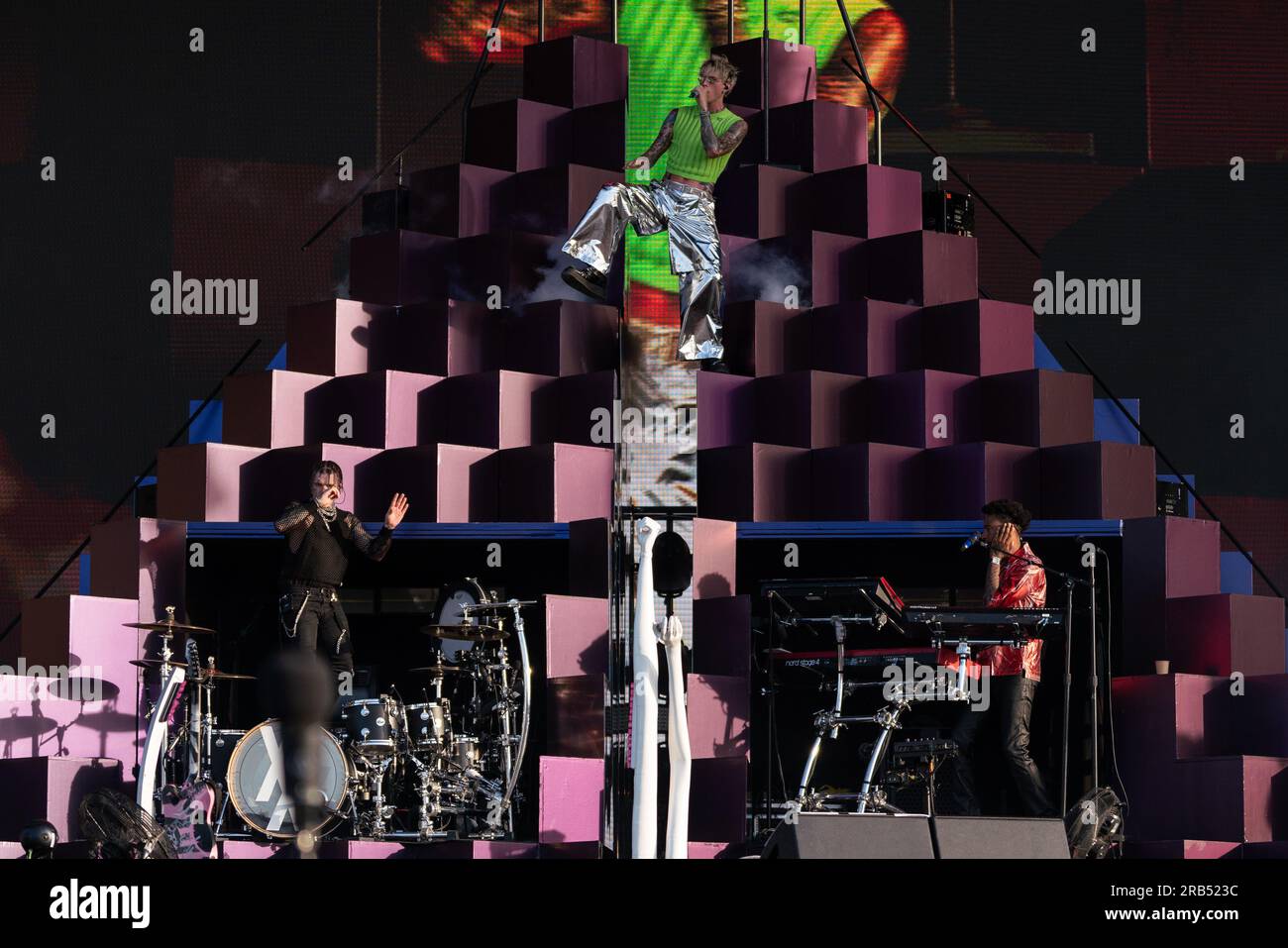 Colson baker machine gun kelly -Fotos und -Bildmaterial in hoher ...