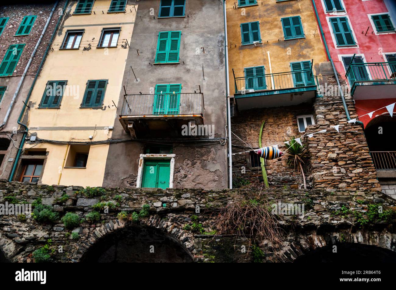 Borgo storico di riomaggiore -Fotos und -Bildmaterial in hoher ...