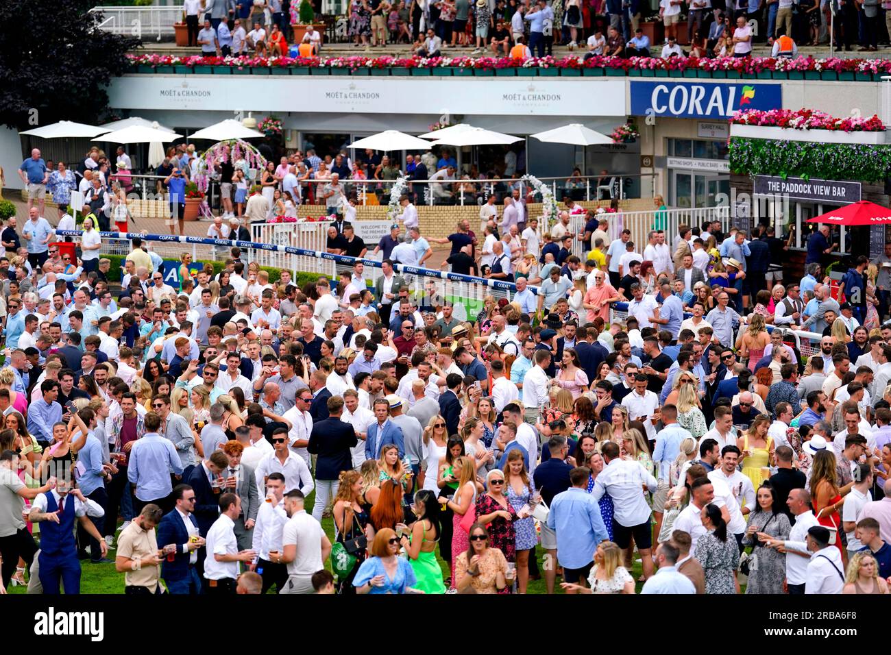 Am Ende des Coral-Eclipse-Tages des Coral Summer Festivals auf der ...