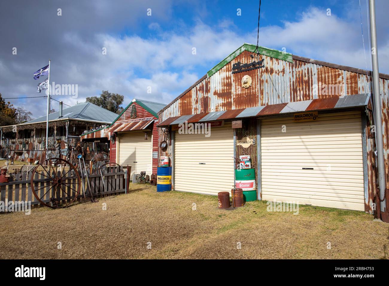 Historisches sofala dorf -Fotos und -Bildmaterial in hoher Auflösung ...