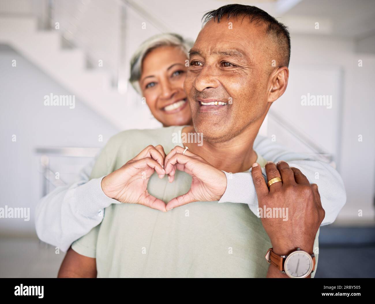 Umarmung gesicht emoji -Fotos und -Bildmaterial in hoher Auflösung – Alamy