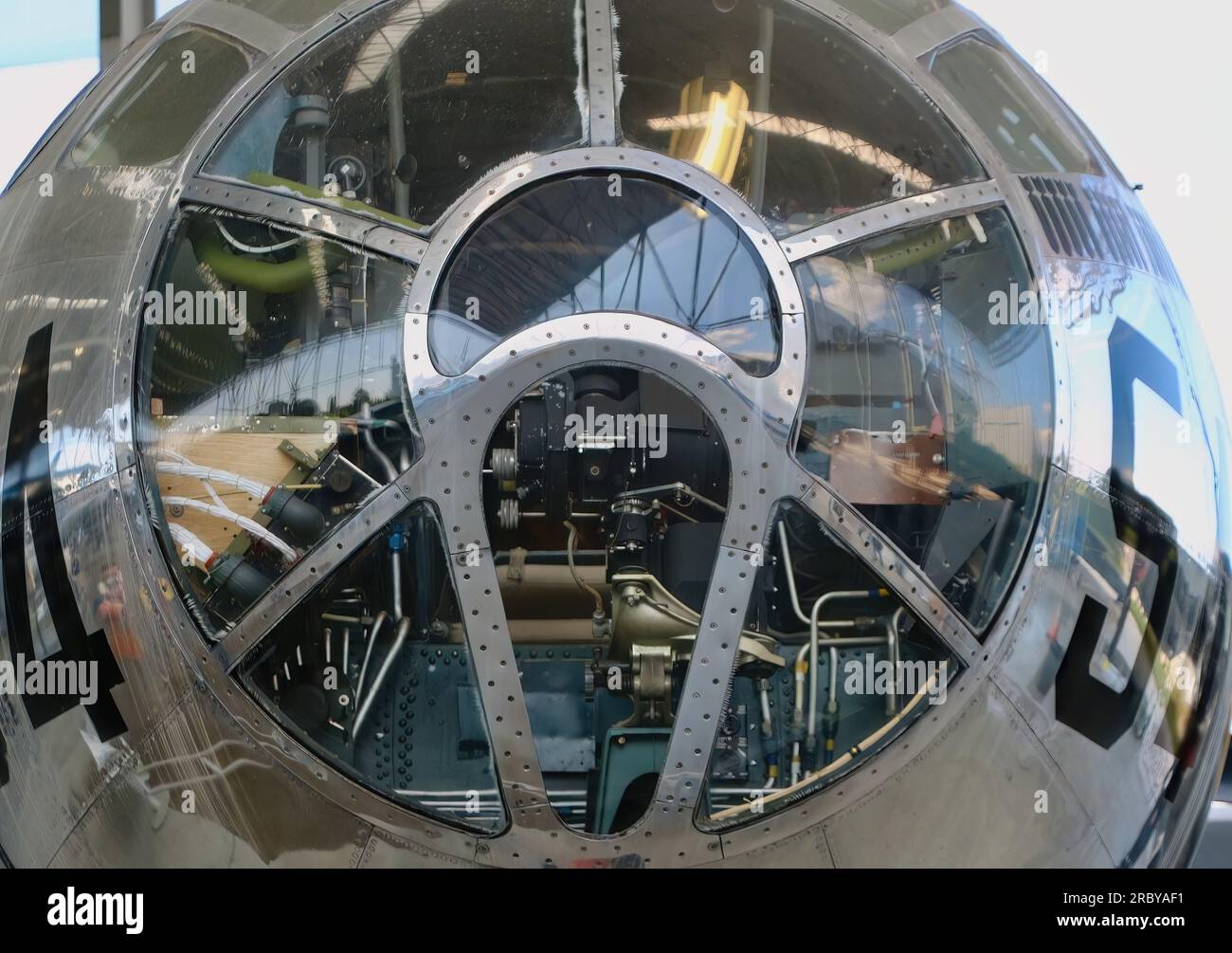 Die Nase der USAF Boeing B-29 Superfortress T-Square 54 WW2 ...