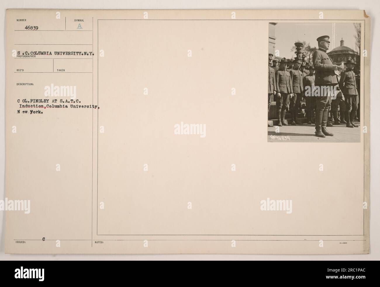 Oberst Findley während seiner Einführung in das Student Army Training ...