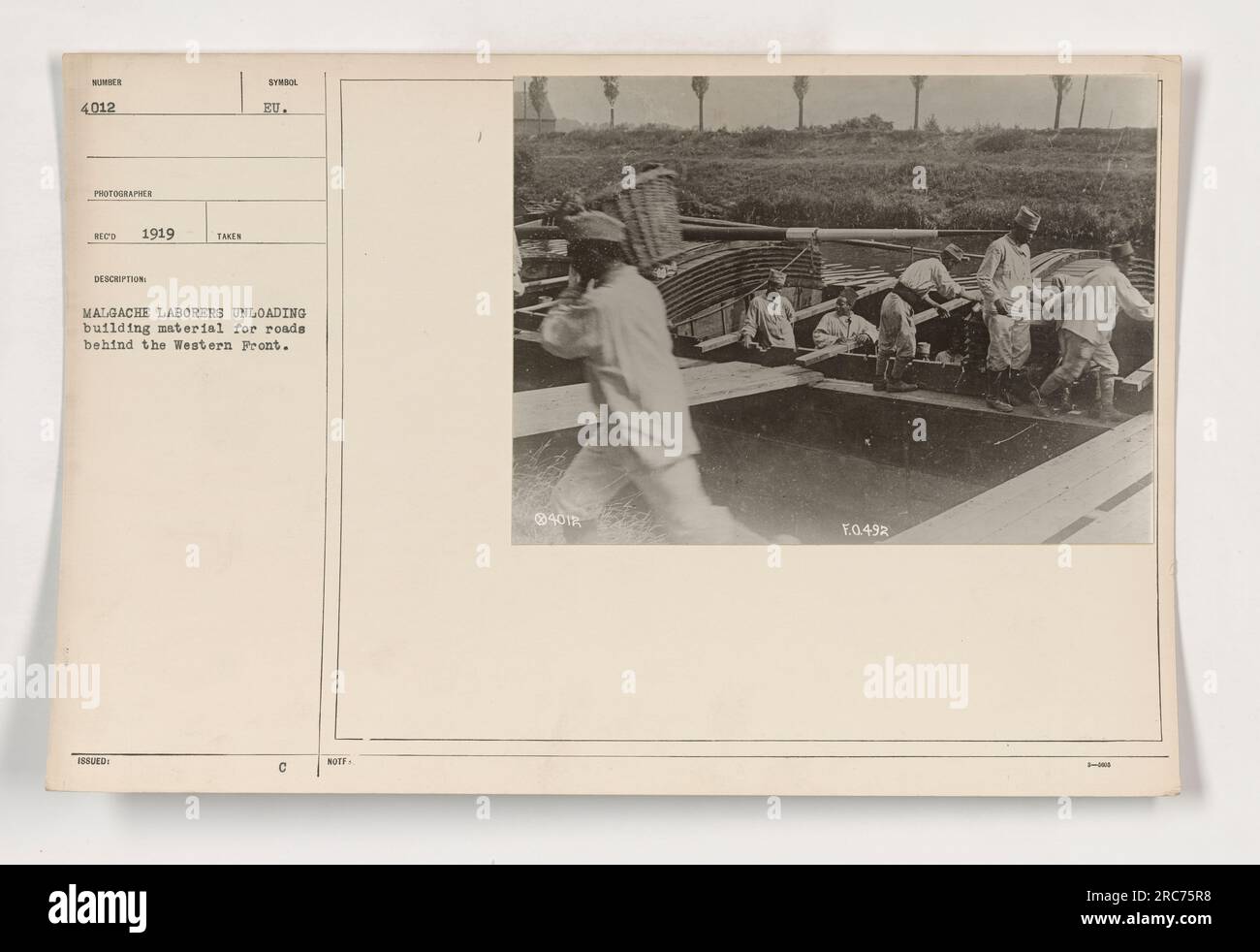 Lieferung von kriegsmaterial -Fotos und -Bildmaterial in hoher ...