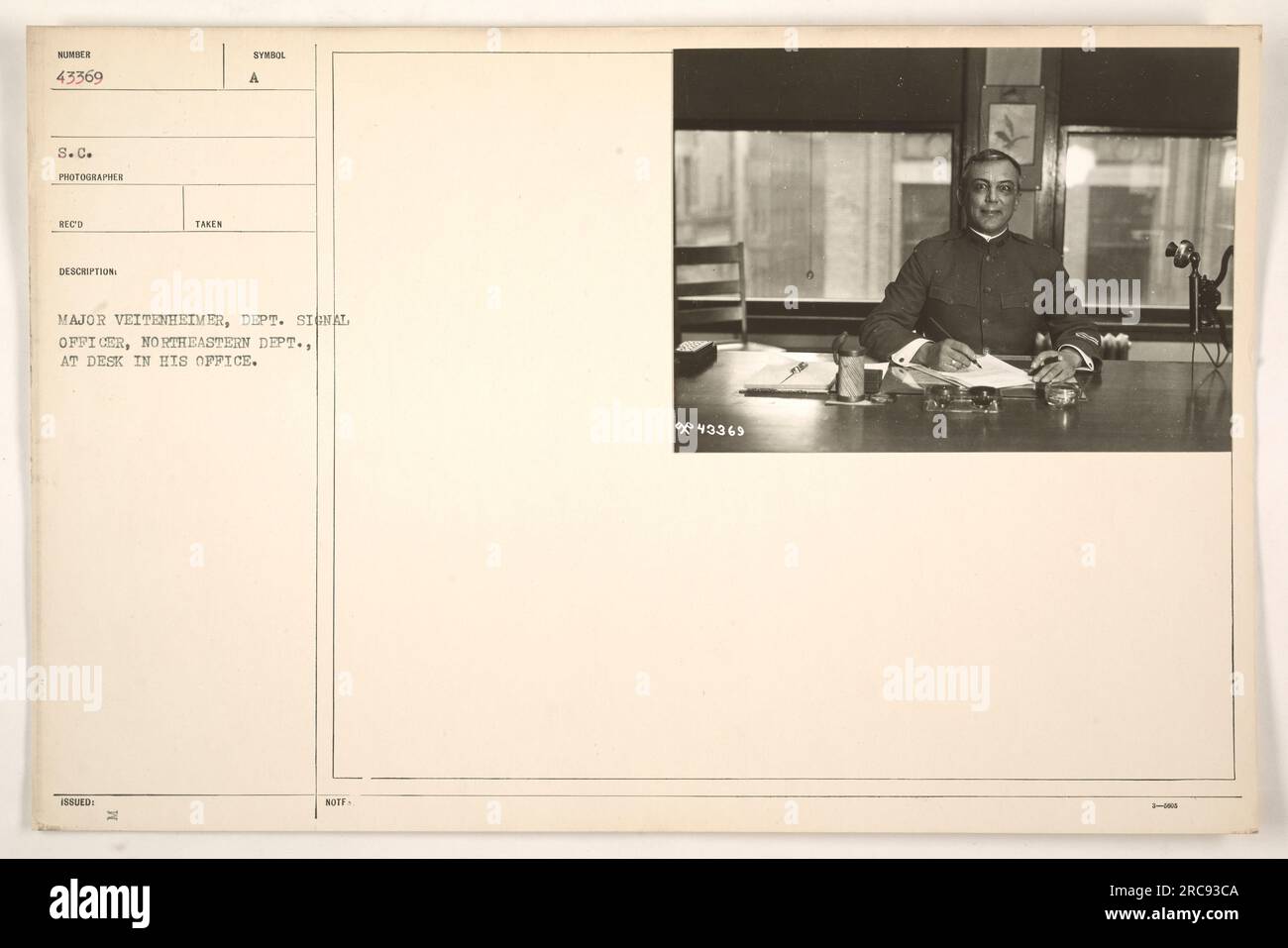 Major Veitenheimer, der Signaloffizier der Nordostabteilung, wurde an ...