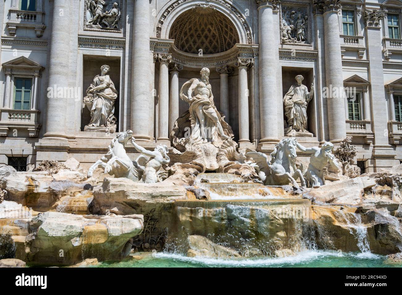 Kulisse zum trevi brunnen -Fotos und -Bildmaterial in hoher Auflösung ...