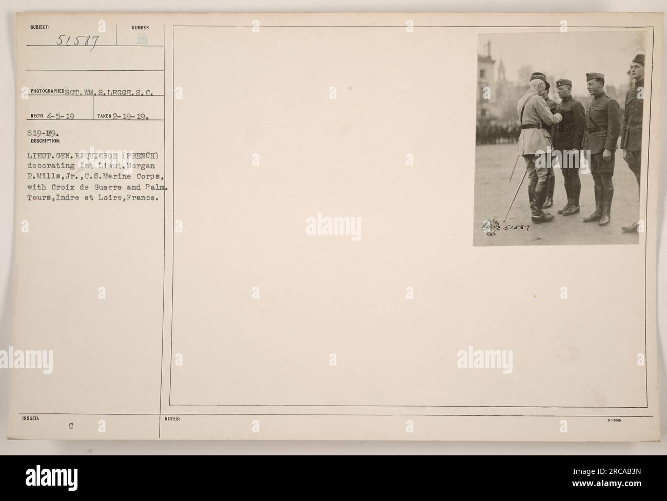 Preisverleihung des croix de guerre -Fotos und -Bildmaterial in hoher ...