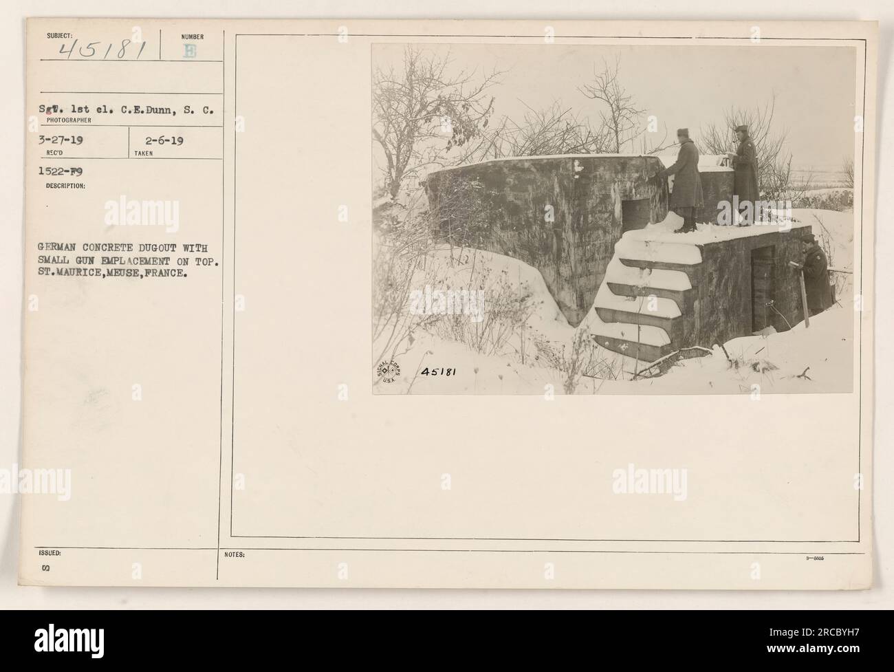 Deutsche Betongrube mit einer kleinen Pistole oben in St. Maurice, Maas ...