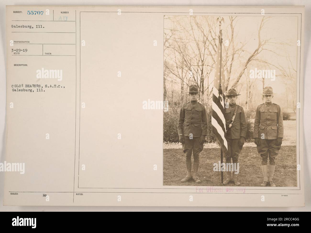 Eine Gruppe von Farbträgern vom Student Army Training Corps (S.A.T.C ...