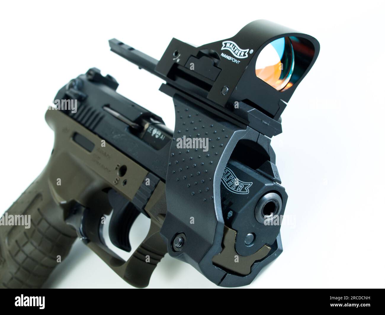 Walther p22 gun -Fotos und -Bildmaterial in hoher Auflösung – Alamy