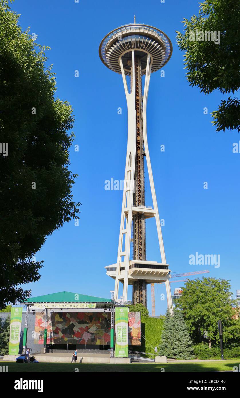 Das Mural Amphitheatre mittelgroßes Amphitheater mit der Space Needle ...