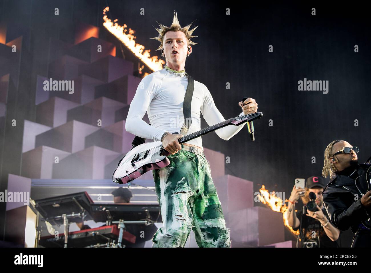 Bild von machine gun kelly -Fotos und -Bildmaterial in hoher Auflösung ...