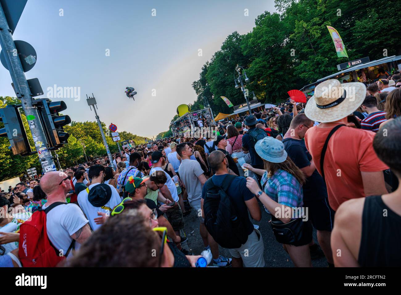 Berlin, Berlin/Deutschland - Juli 08,2023: Rave the Planet Parade in ...