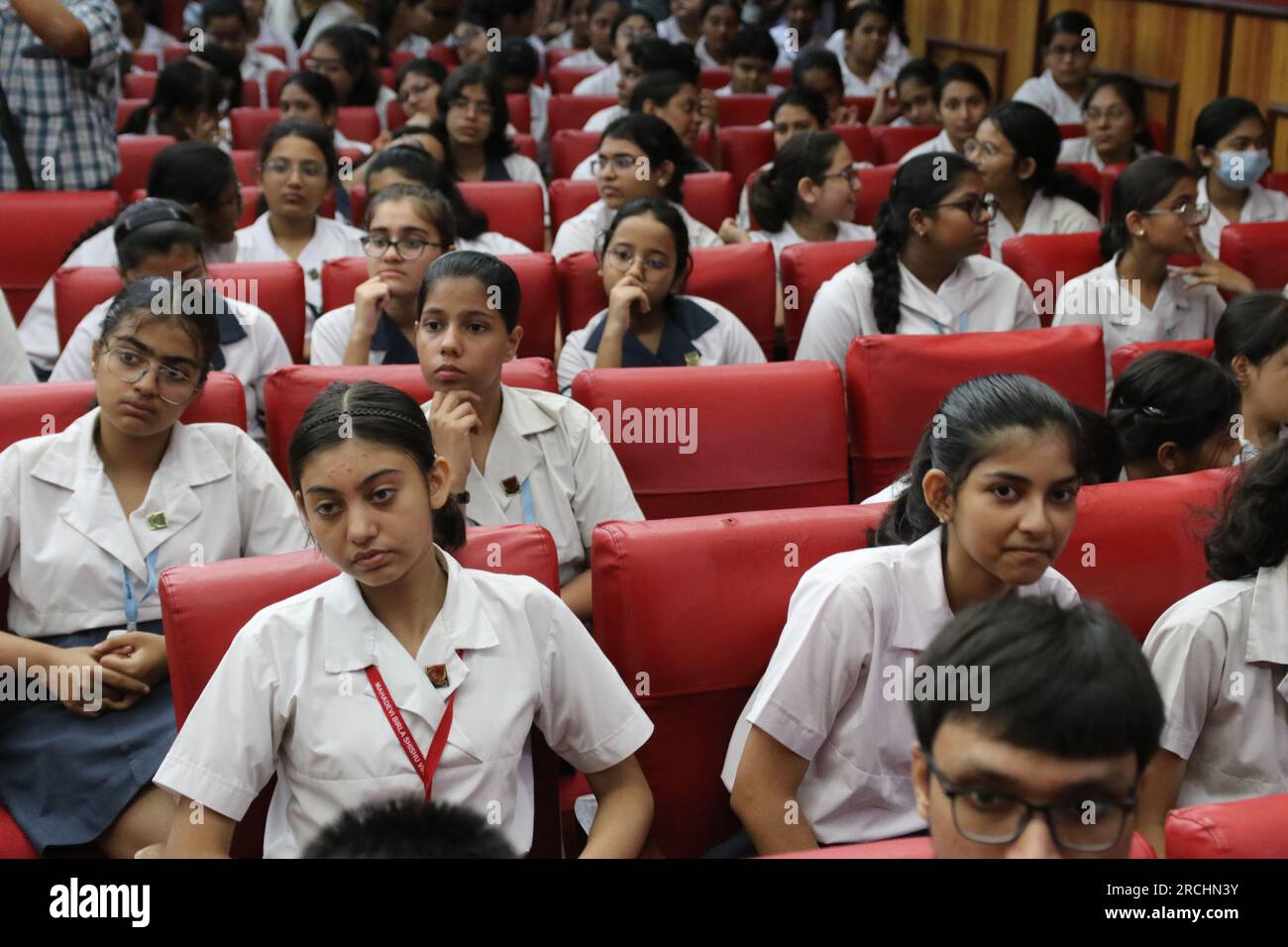 Die Schüler der Mahadevi Birla School sehen live die Chandrayaan-3 ...