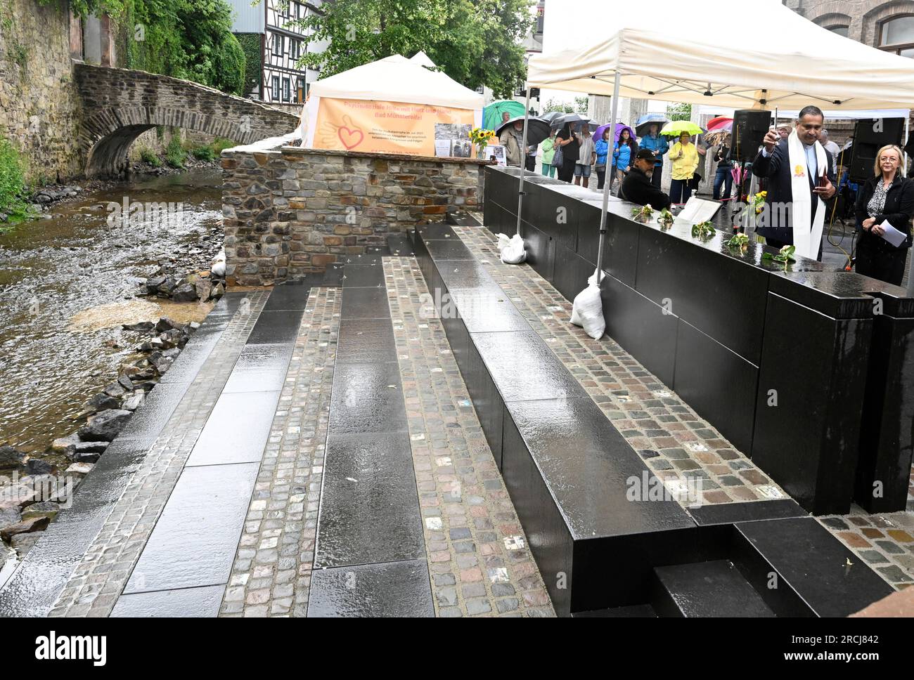 15. Juli 2023, Nordrhein-Westfalen, Bad Münstereifel: Katholischer ...