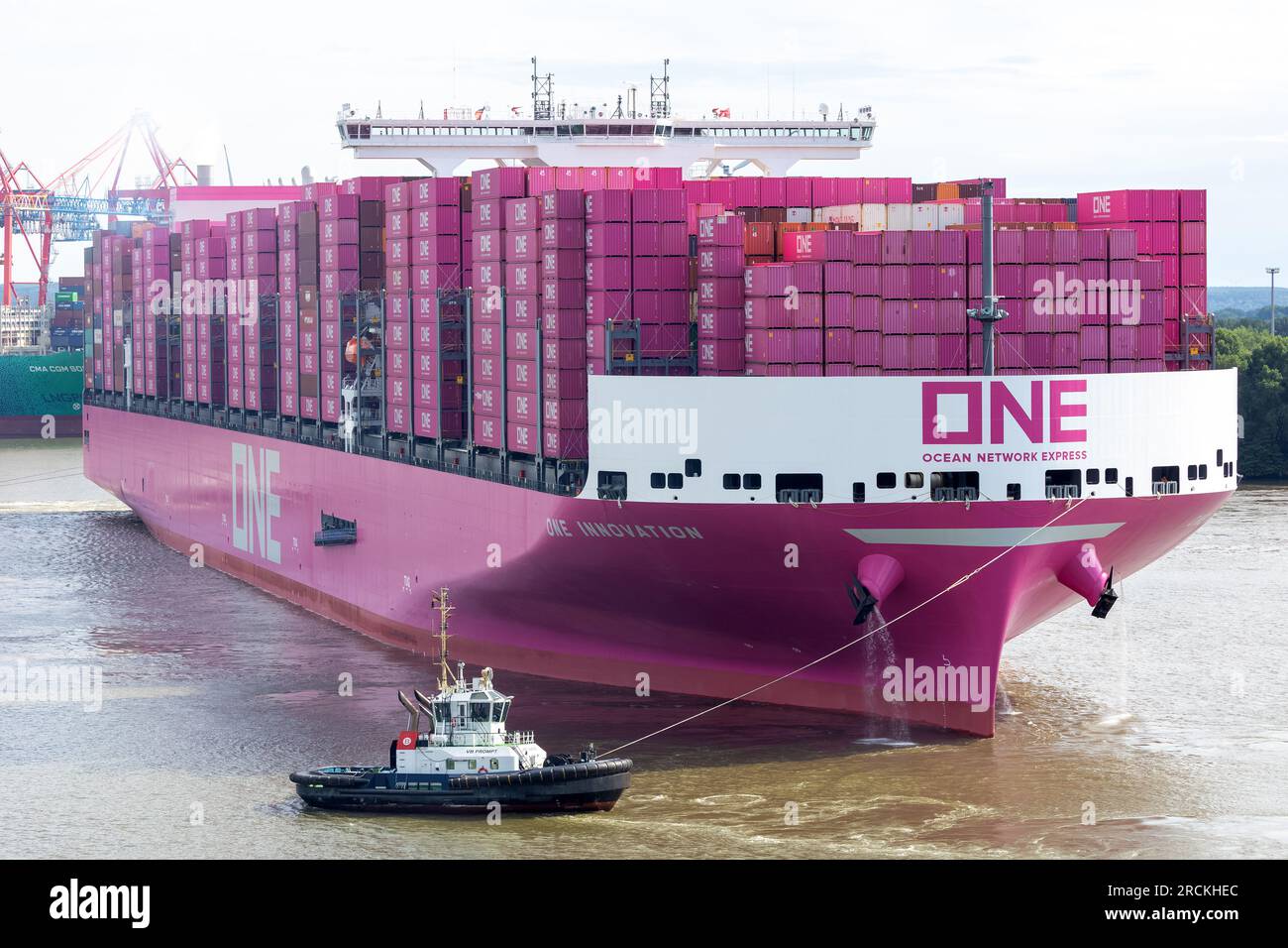Hamburg, Deutschland. 15. Juli 2023. Das Containerschiff „One ...