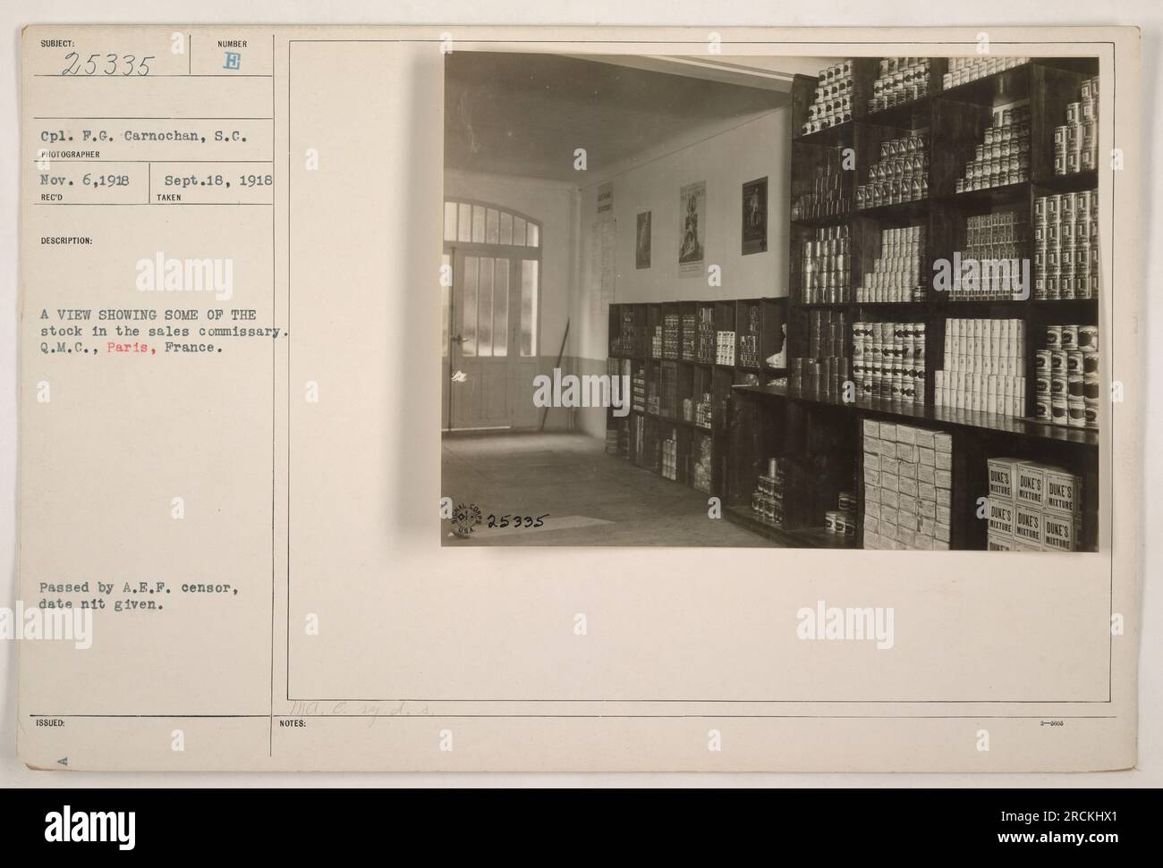 Dieses Foto zeigt Corporal F.G. Carnochan vom Signalkorps im ...