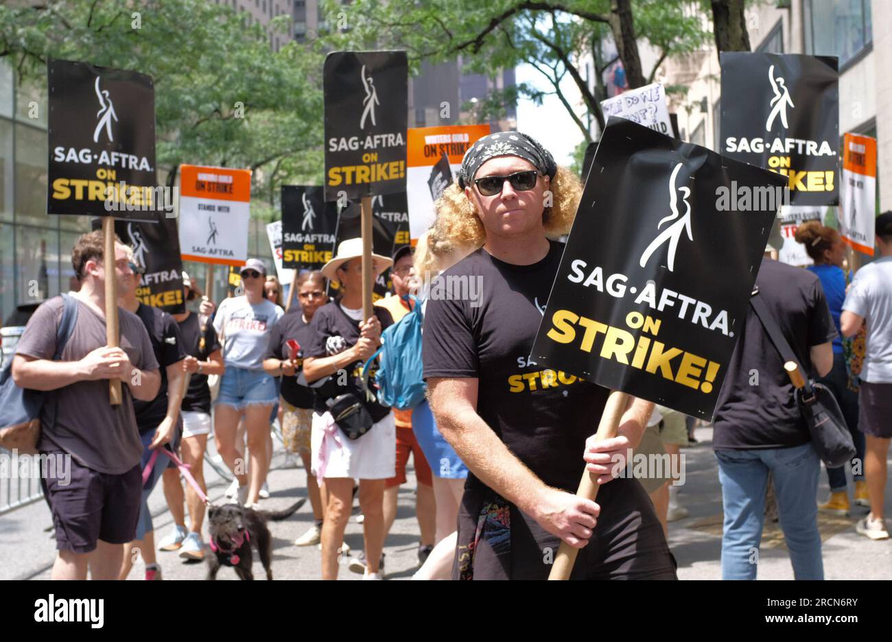 New York, USA. 14. Juli 2023. Der Prop-Meister Keith Fennelly streikt ...