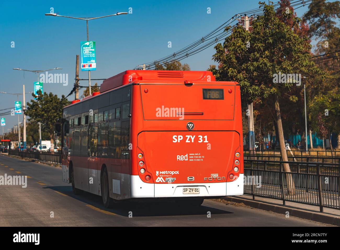 Santiago, Chile - Mai 05 2023: Öffentlicher Nahverkehr Transantiago ...