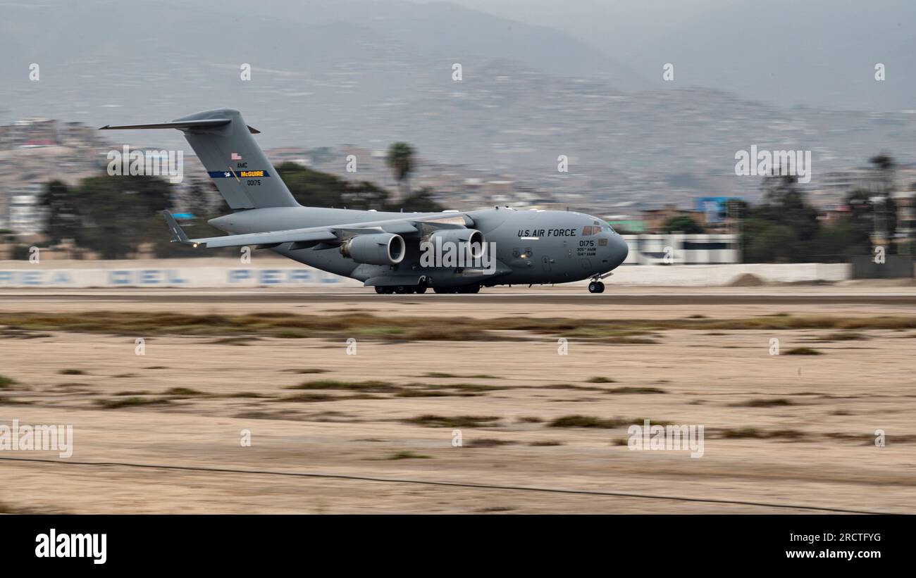 Ein Air Force C-17 Globemaster III vom McChord Air Base startet vom 6. Juli 2023 in Las Palmas ...