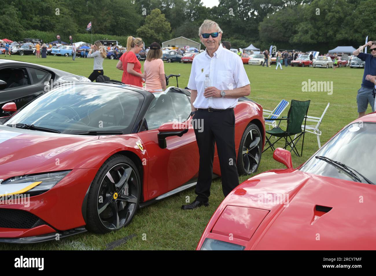 Nigel Chiltern-Hunt, Vice President des Ferrari Owners Club aus Hemel ...