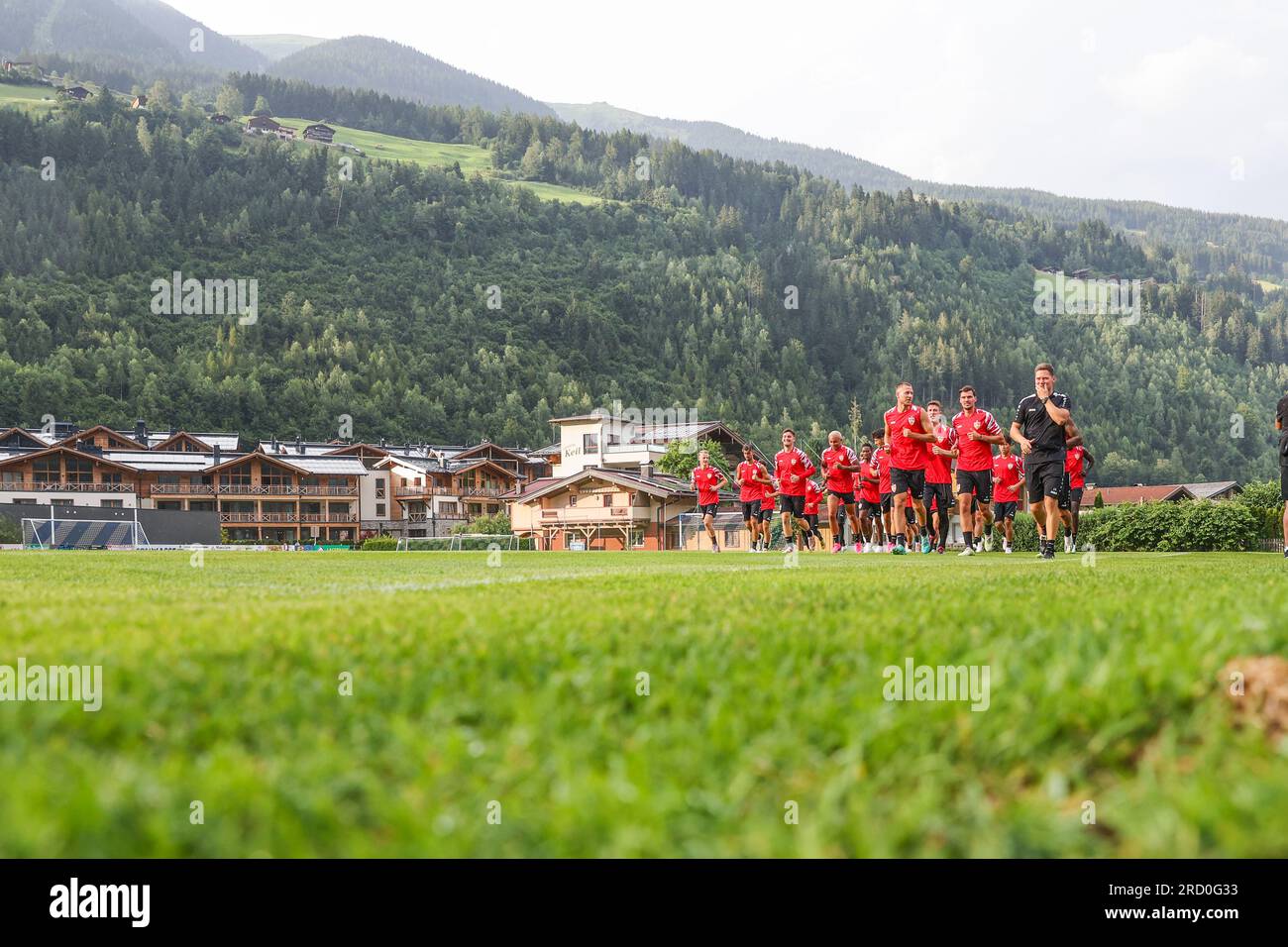 17. Juli 2023, Österreich, Neukirchen am Großvenediger: Fußball ...