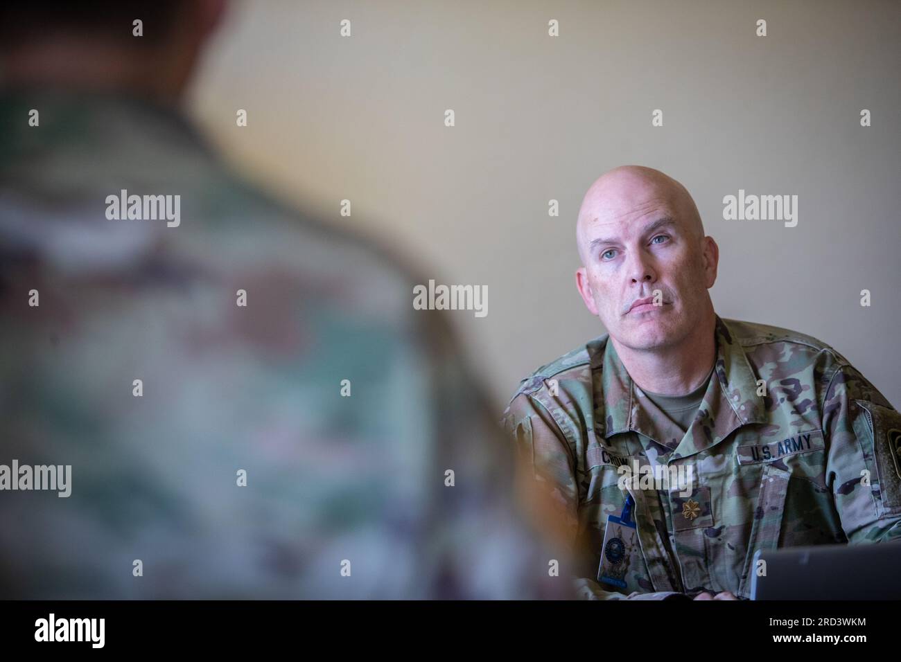 Sean Crow, Kaplan der Nationalgarde der Alaska Army, mit dem 49 ...