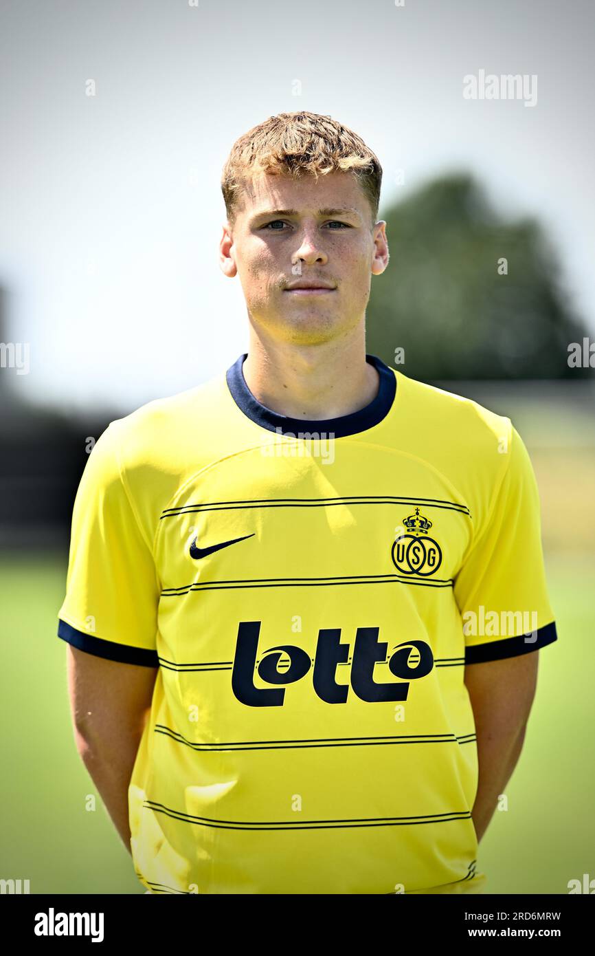 Viktor Boone von Union posiert für ein Porträtfoto beim Fotoshooting ...